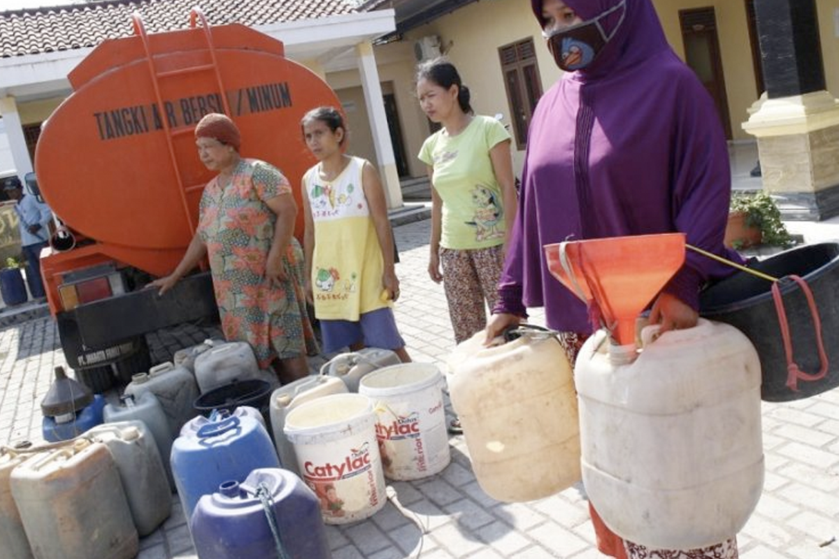 PDAM Bagikan Air Bersih Kepada Korban Kekeringan - PERUMDA TIRTA BHAGASASI BEKASI