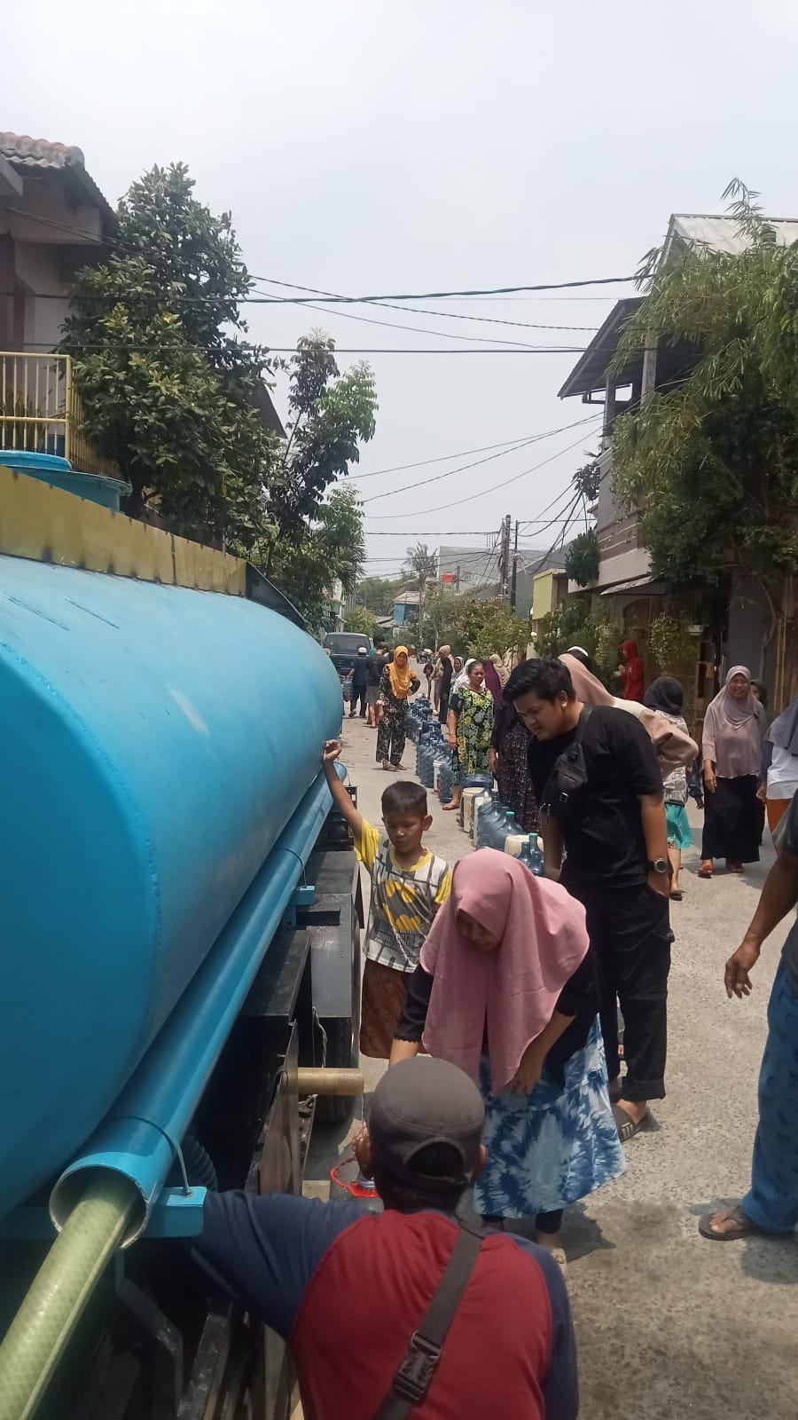 Perumda Tirta Bhagasasi Bekasi Distribusikan 4 Juta Liter Air Bersih - PERUMDA TIRTA BHAGASASI ...