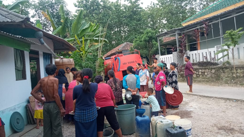 Perumda Tirta Bhagasasi dan BPBD Distribusikan 3 Juta Liter Air Bersih - PERUMDA TIRTA BHAGASASI ...