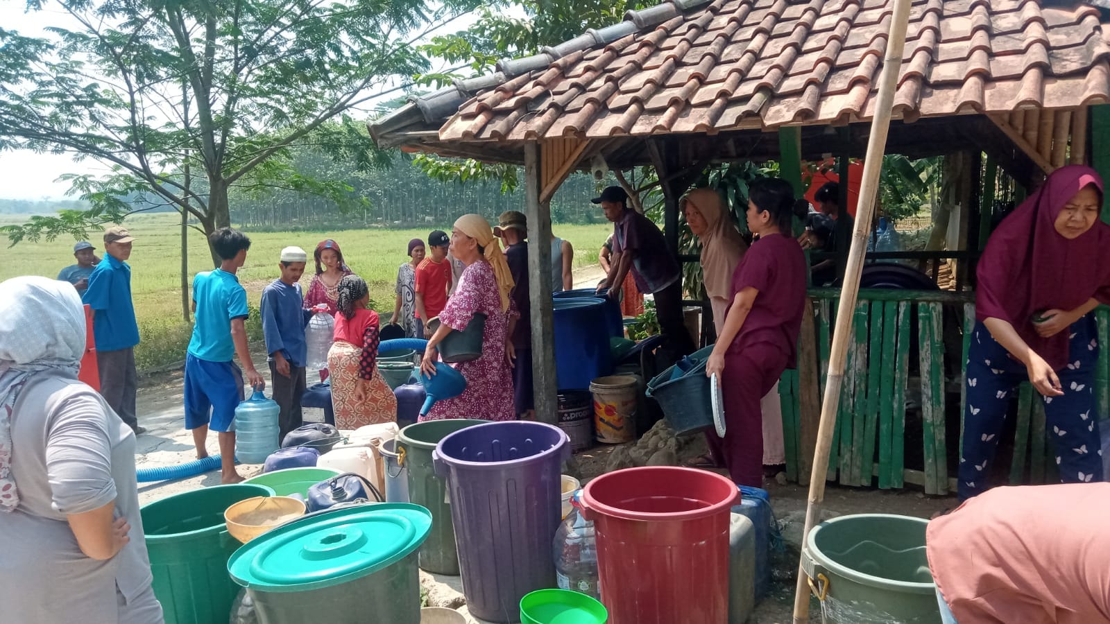 Dampak Kemarau 7,5 Juta Air Bersih Dibagikan Gratis - PERUMDA TIRTA BHAGASASI BEKASI